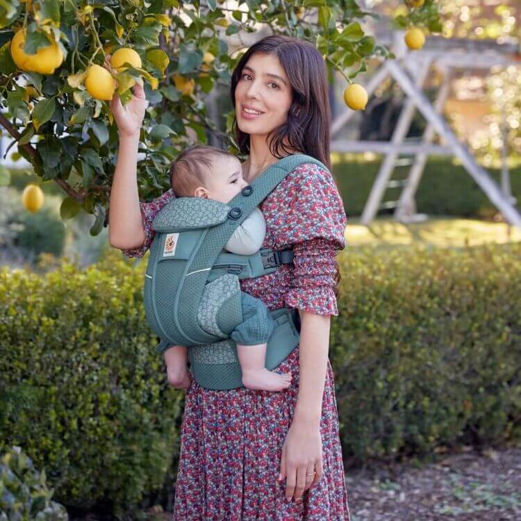 Ergobaby blue daisies store